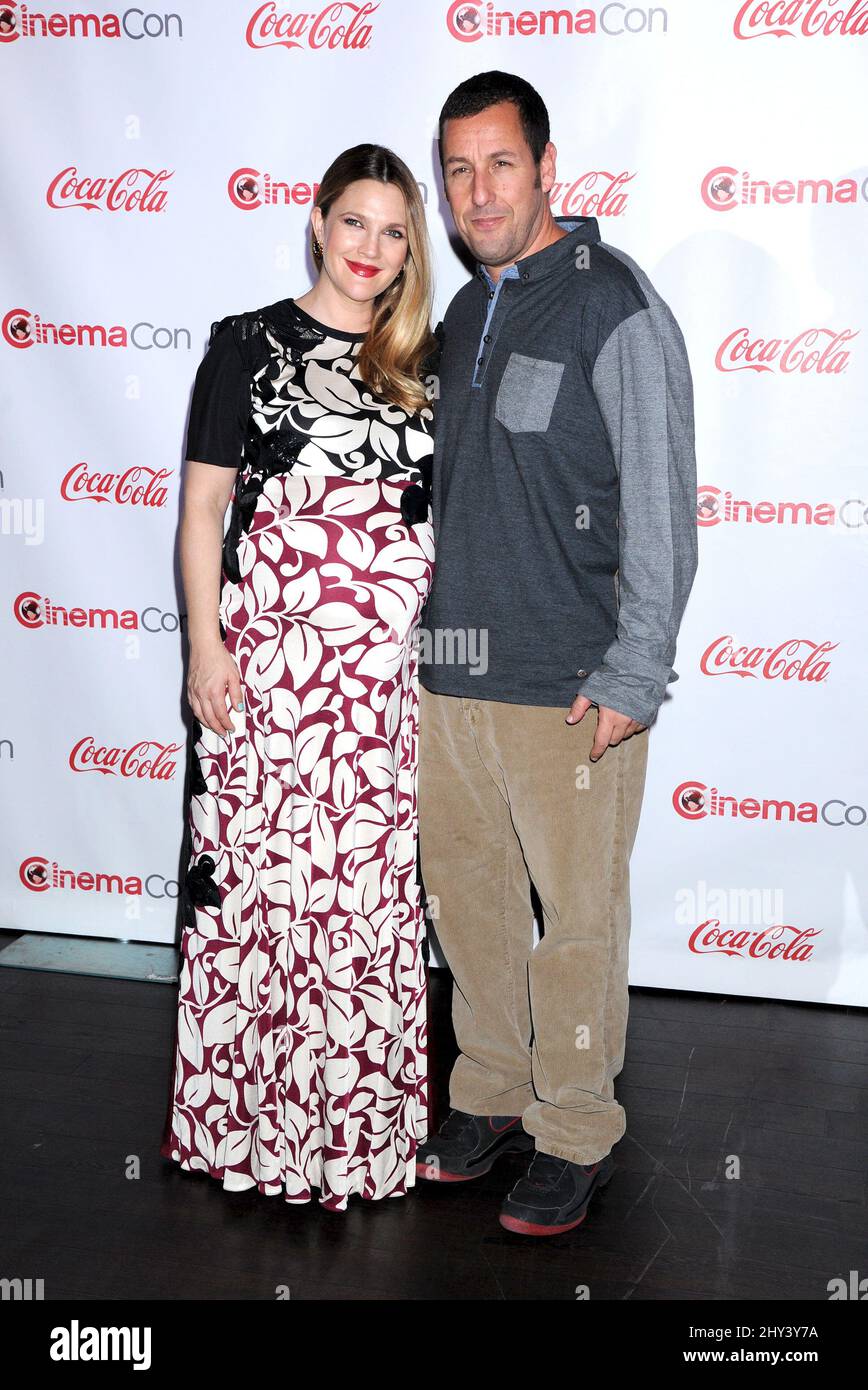Adam sandler and drew barrymore hi-res stock photography and images - Alamy
