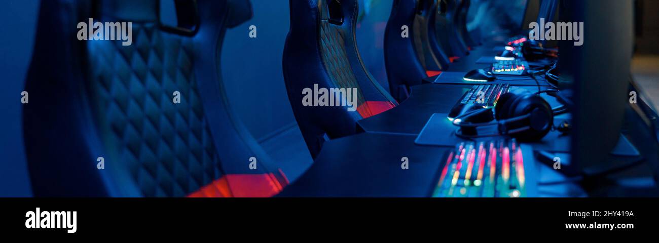 Multiplayer activity hi-res stock photography and images - Alamy