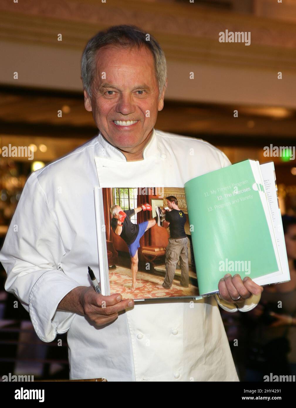 Wolfgang puck makes it healthy cook book signing hi-res stock ...