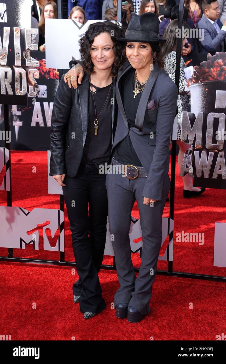 Linda perry and sara gilbert hi-res stock photography and images - Alamy