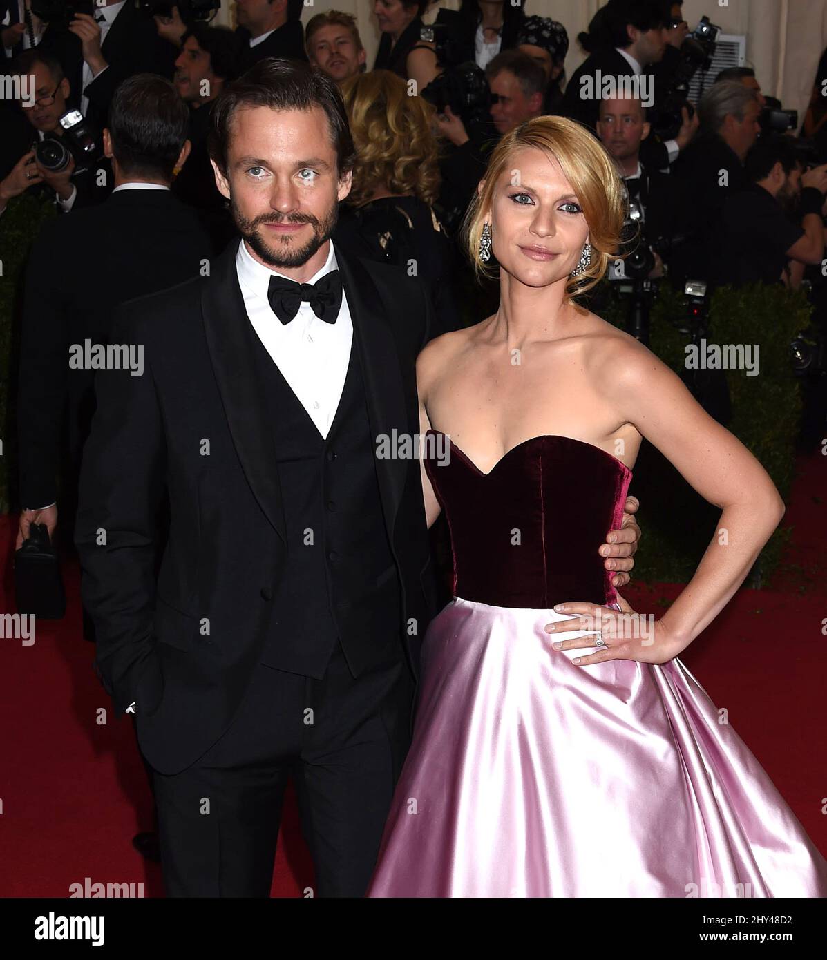 Claire Danes & Hugh Dancy arriving at the Costume Institute Benefit Met ...