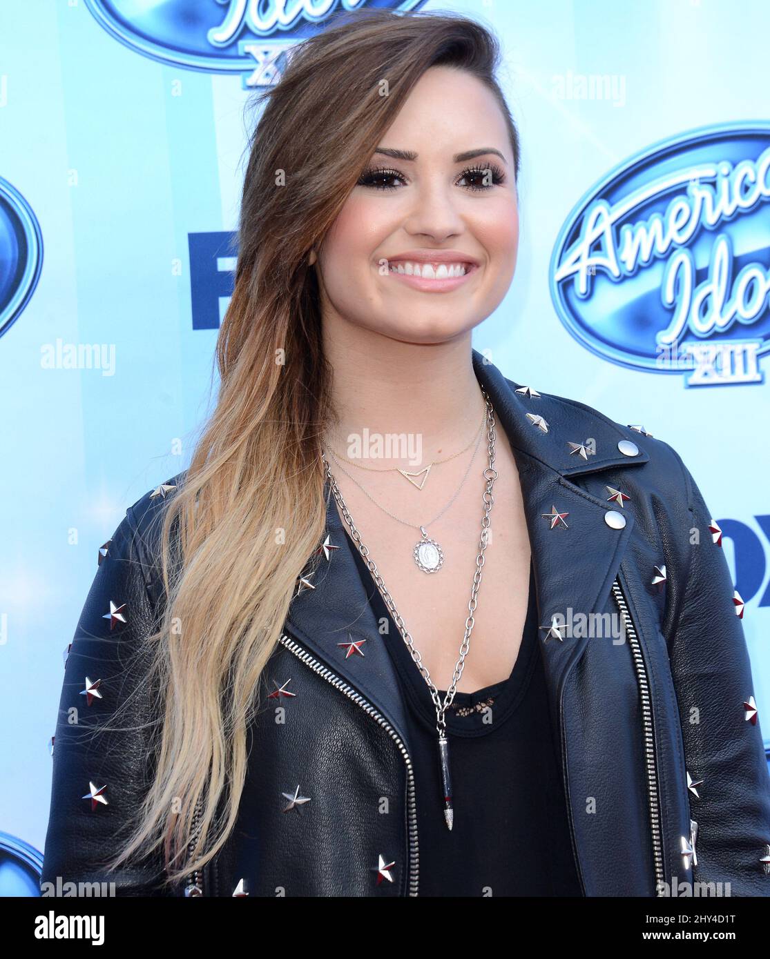 Demi lovato headshot hi-res stock photography and images - Alamy