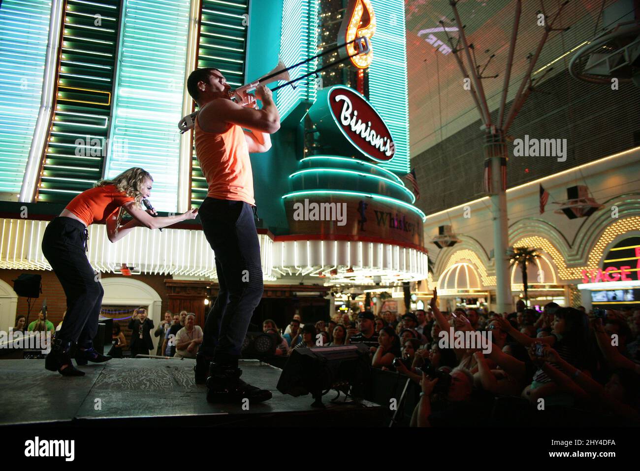 Nick noonan and amy heidemann hi-res stock photography and images - Alamy