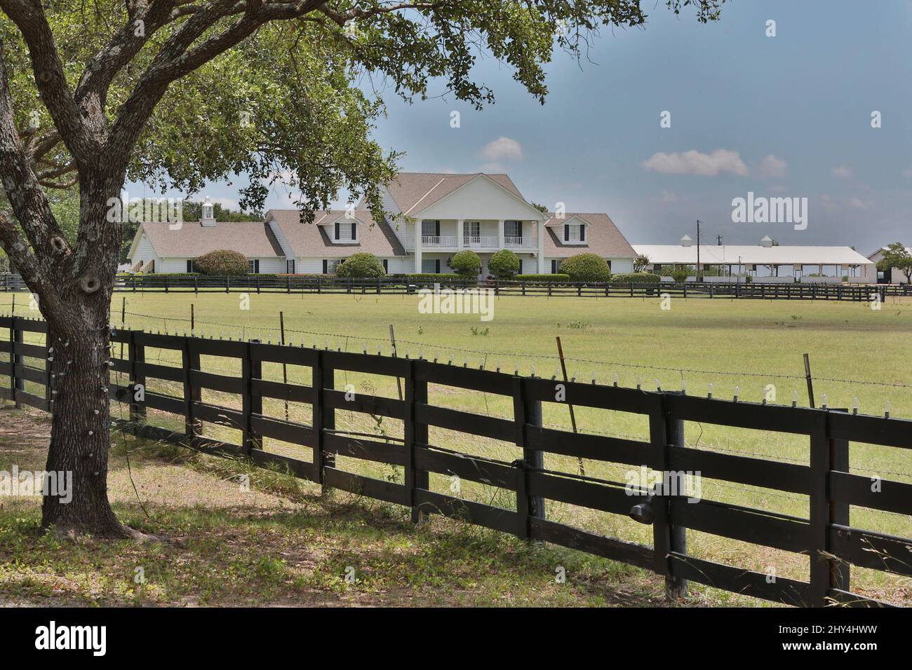 Dallas tv series hi-res stock photography and images - Alamy