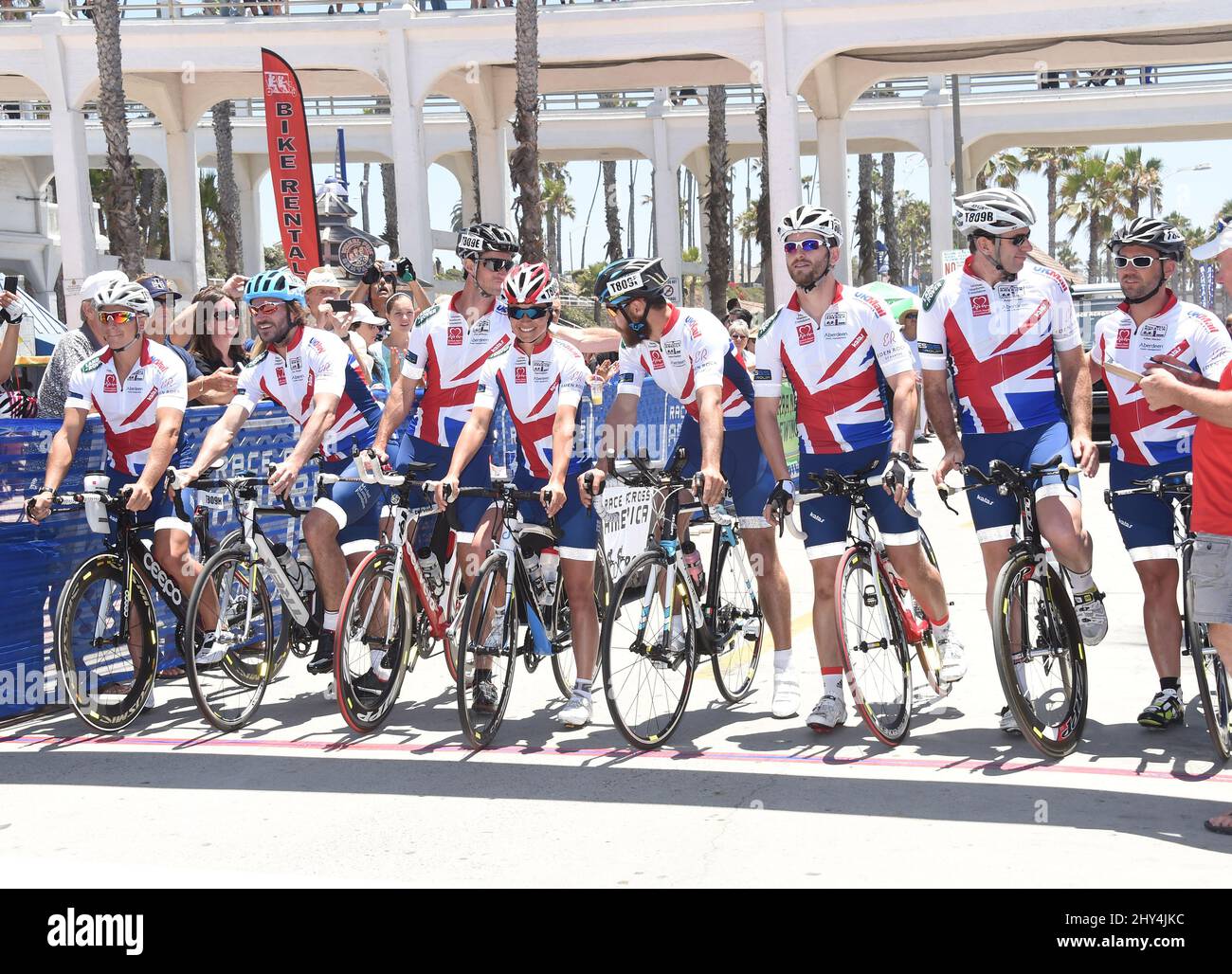 Pippa Middleton starts the 3,000 miles cycle across the United States ...