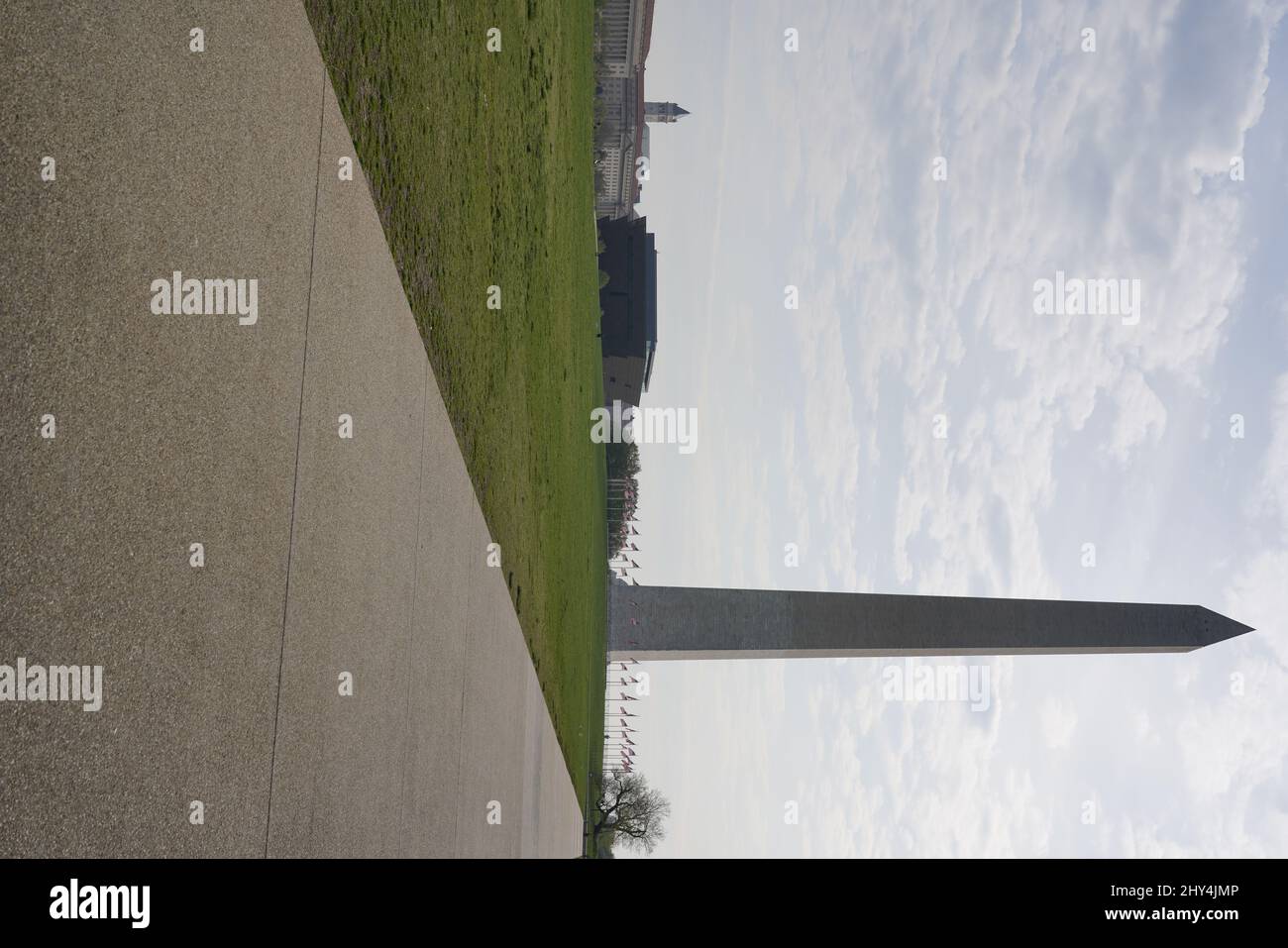 Vertical shot washington monument hi-res stock photography and images ...