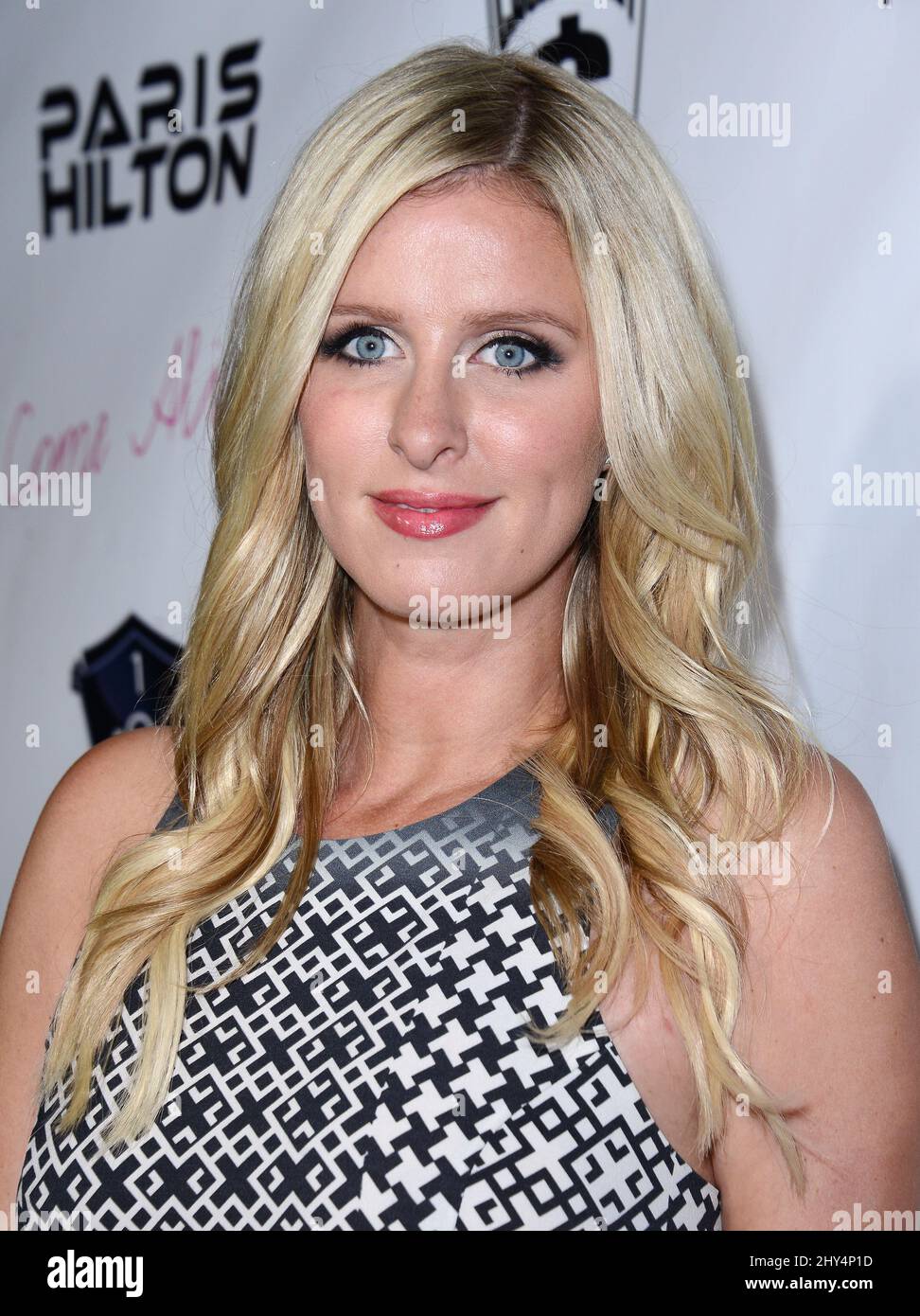 Paris alive hi-res stock photography and images - Alamy