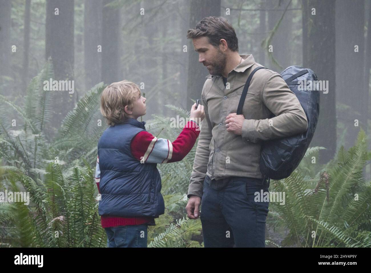 THE ADAM PROJECT, from left: Walker Scobell, Ryan Reynolds, 2022. ph ...