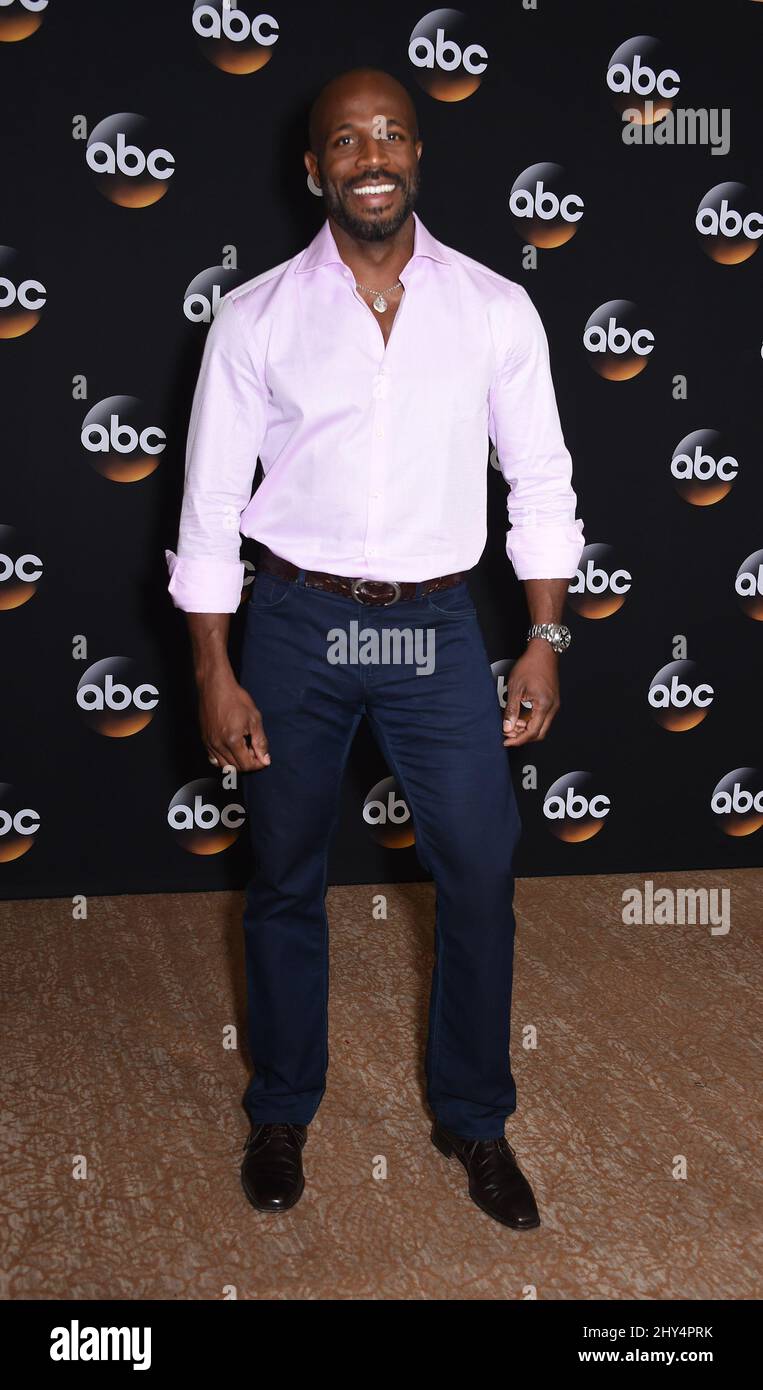 Billy Brown Actor Body