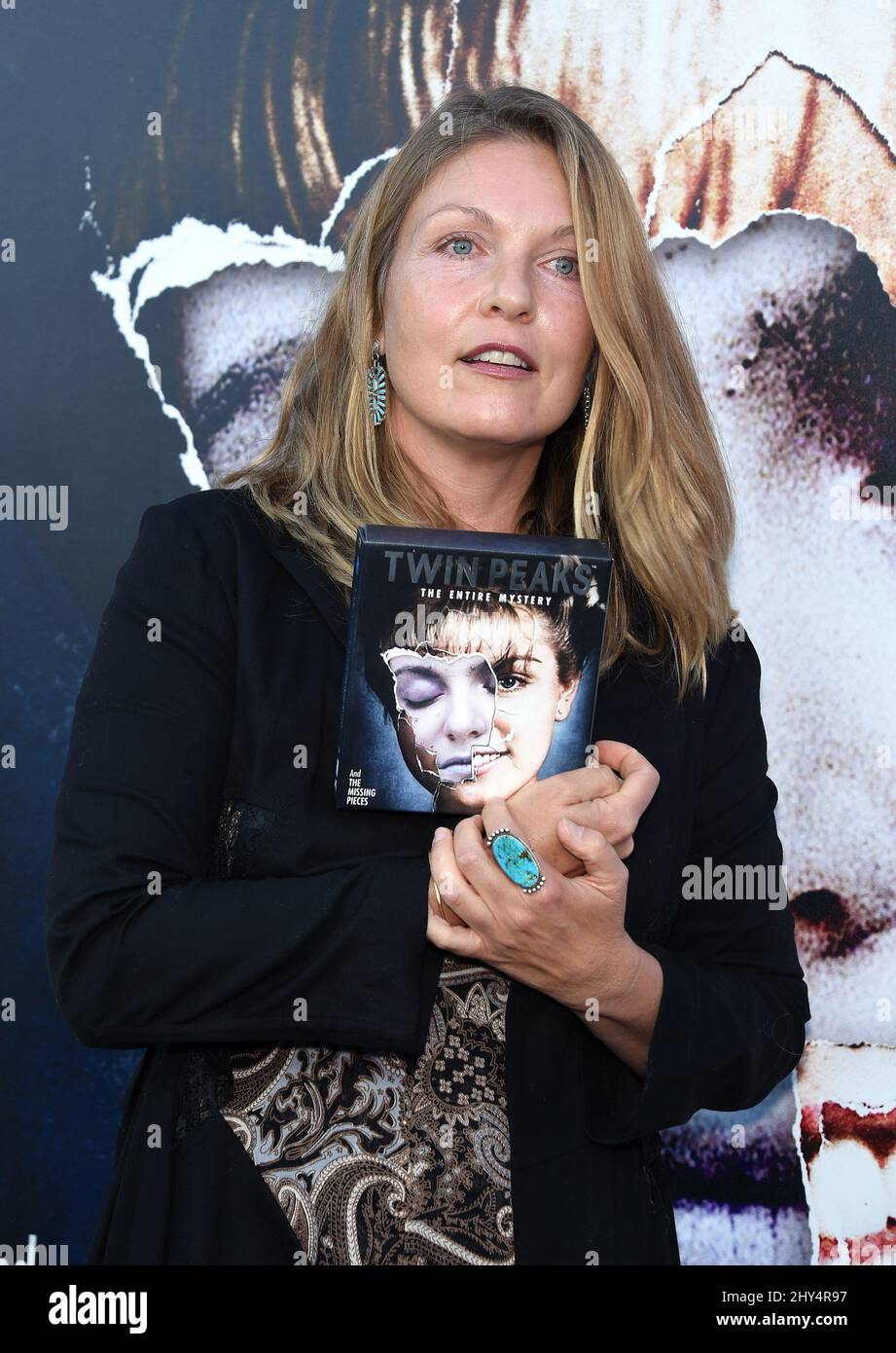 Sheryl Lee attending the premiere of "Twin Peaks: The Entire Mystery ...