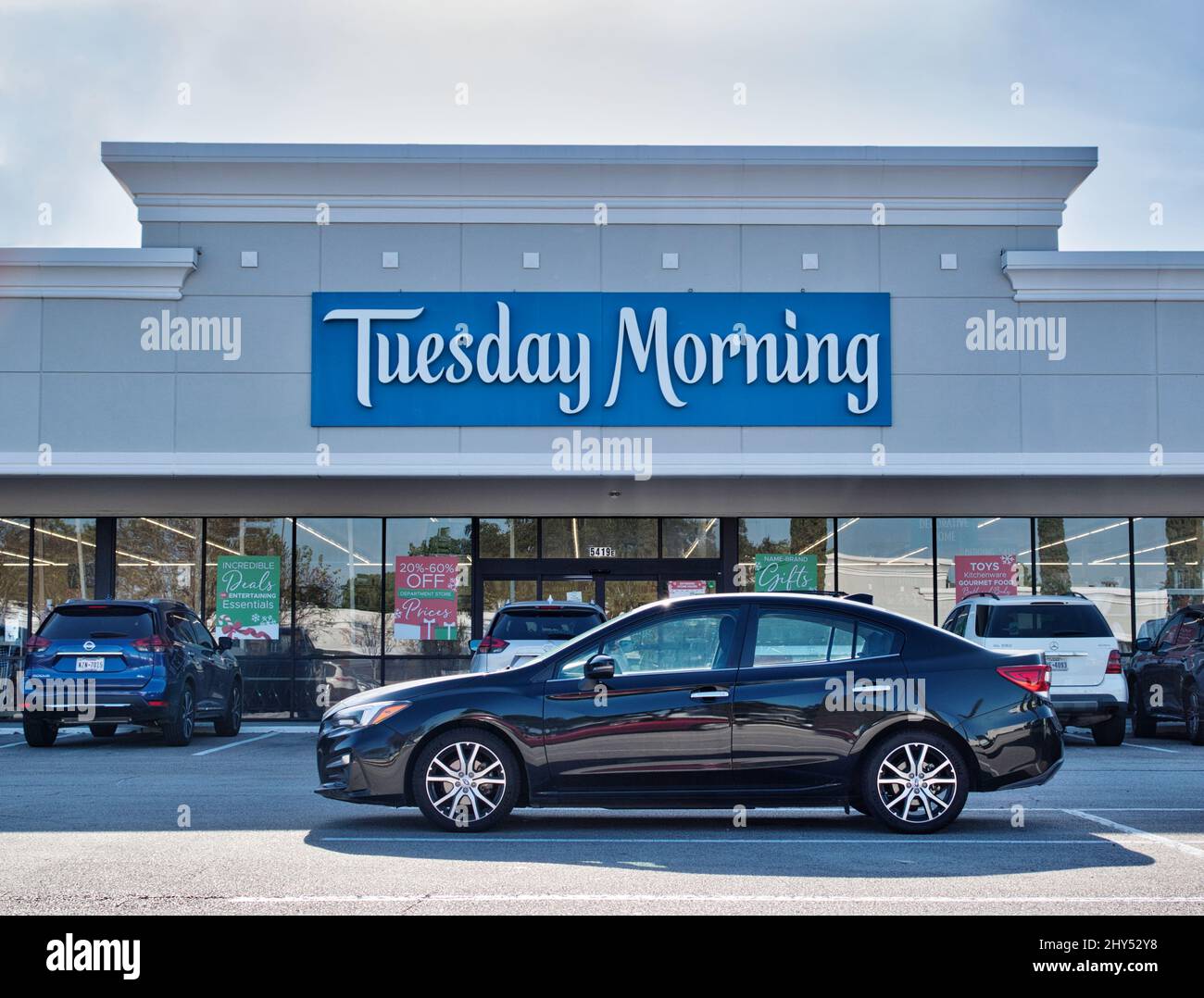 Tuesday morning hi-res stock photography and images - Alamy