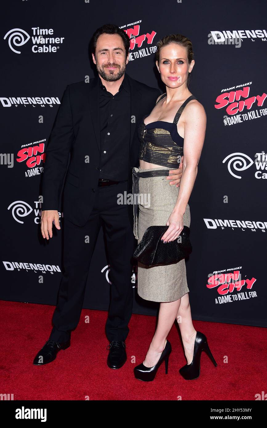 Stefanie sherk demian bichir sin city hi-res stock photography and ...