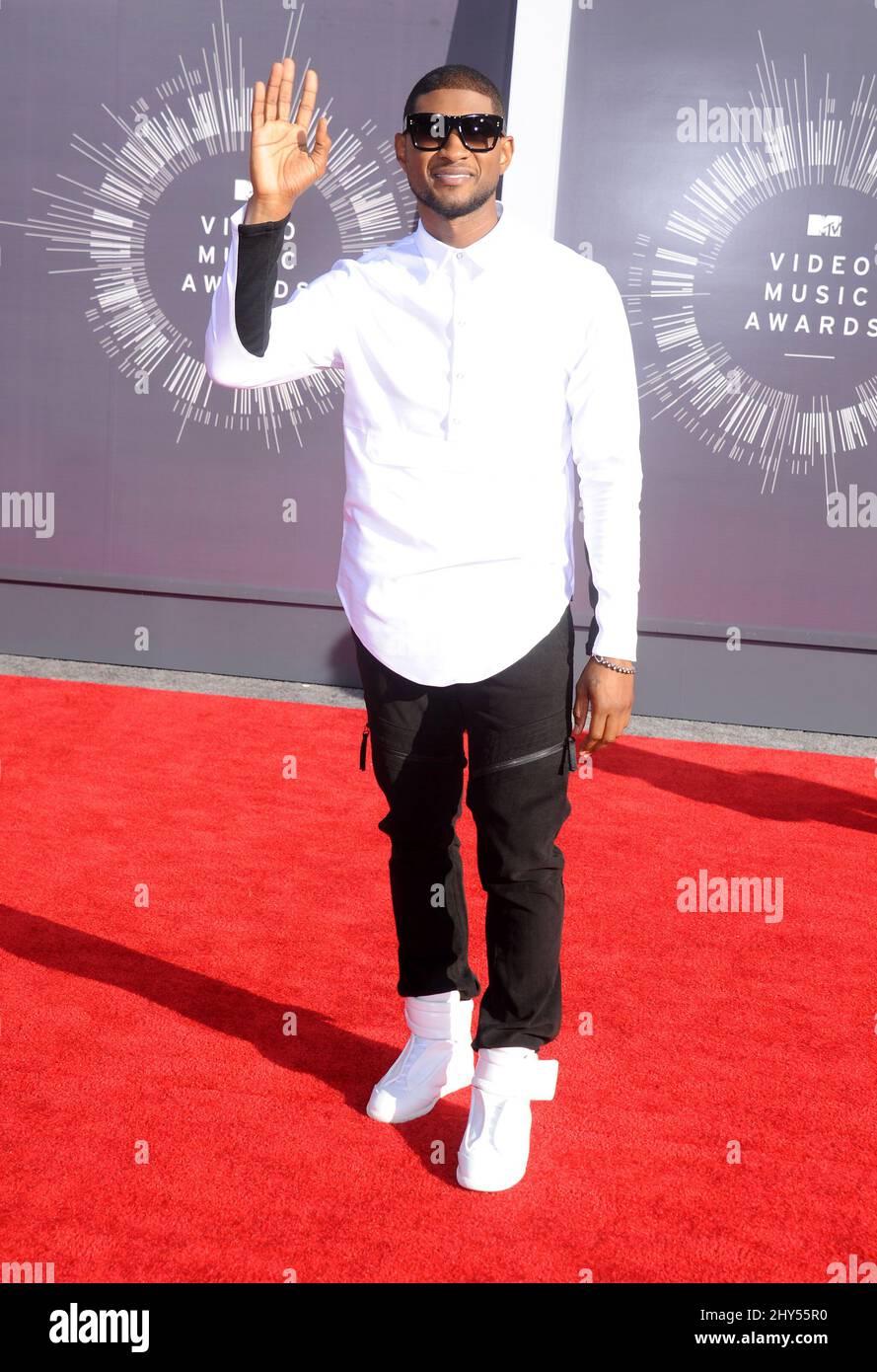 Usher arriving at the 2014 MTV Video Music Awards at the Forum Stock ...