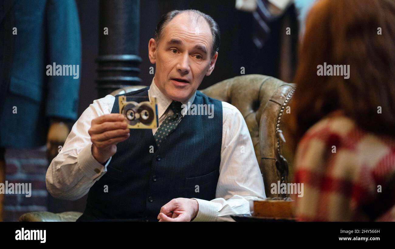 THE OUTFIT, from left: Mark Rylance, Zoey Deutch, 2022. ph: Nick Wall ...