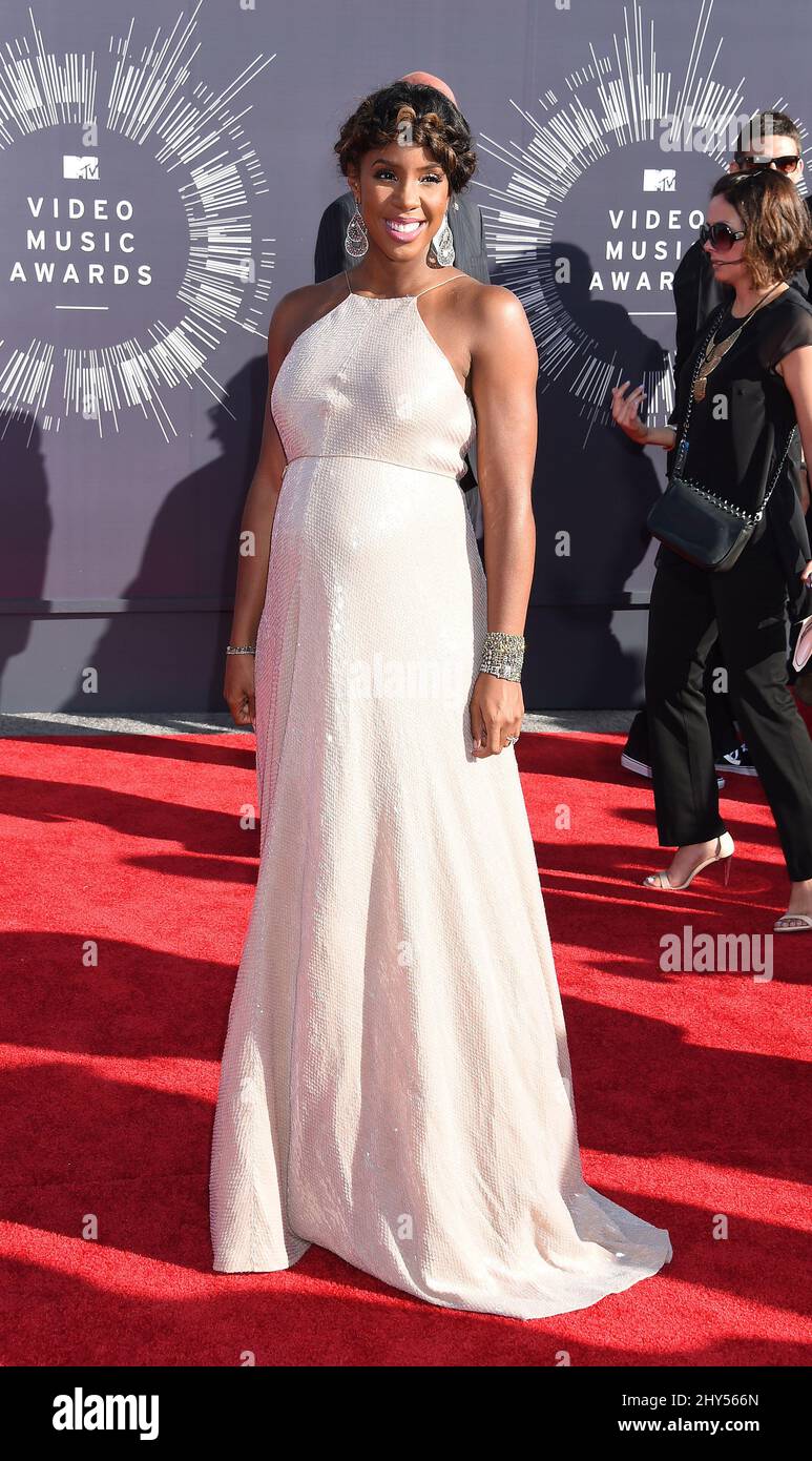 Kelly Rowland arriving at the 2014 MTV Video Music Awards held at The ...