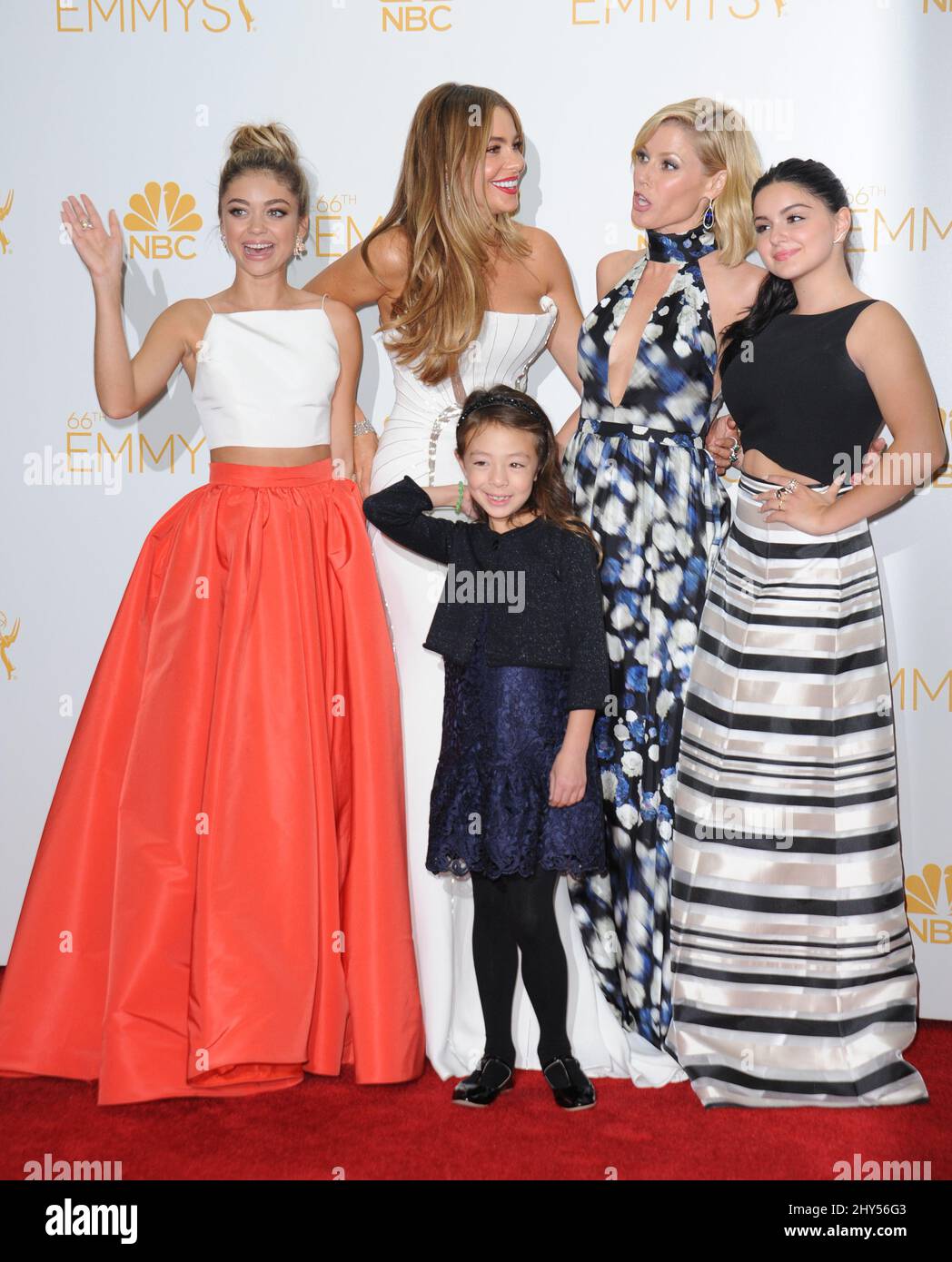 Sarah Hyland, Sofia Vergara, Julie Bowen, Ariel Winter and Aubrey ...