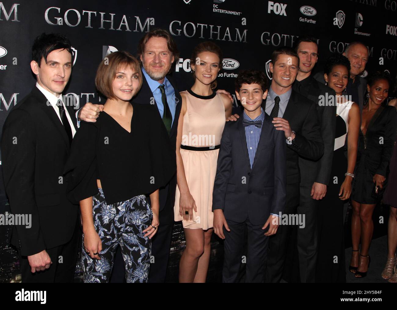 Robin Lord Taylor, Camren Bicondova, Donal Logue, Erin Richards ...