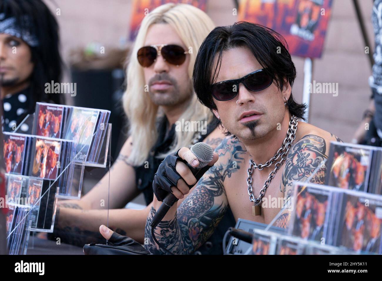 PAM & TOMMY, (aka PAM AND TOMMY), from left: Iker Amaya as Nikki Sixx ...