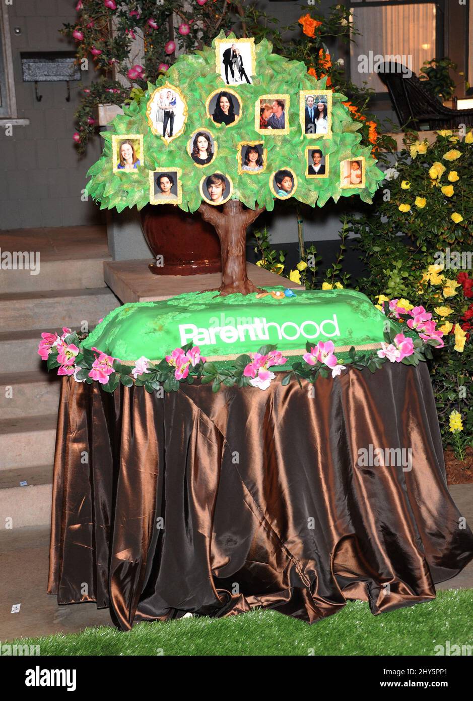Cake at the 100th Episode of Parenthood at Universal Studios in ...
