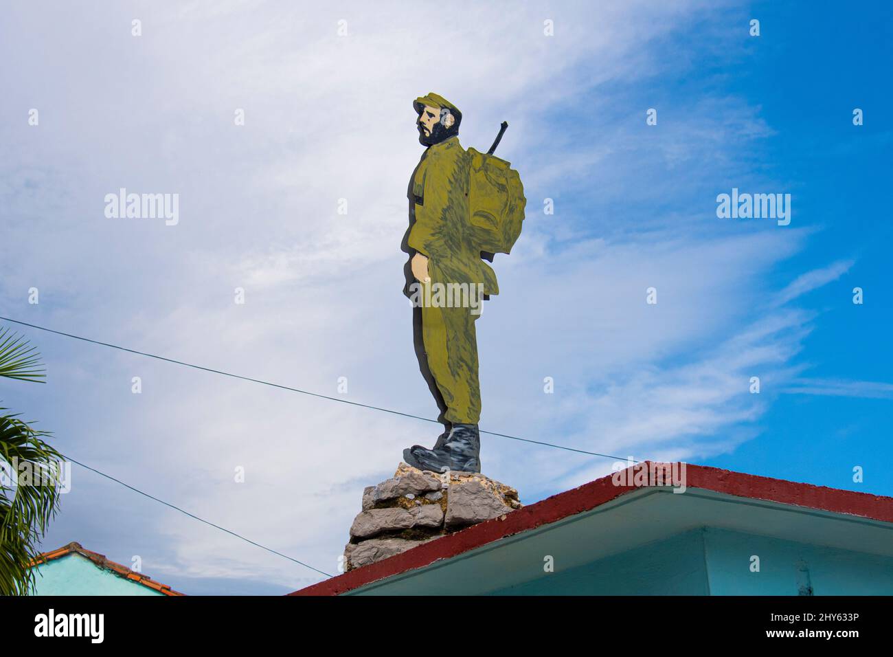 Life size mural of Cuban leader Fidel Castro on top of a building in ...