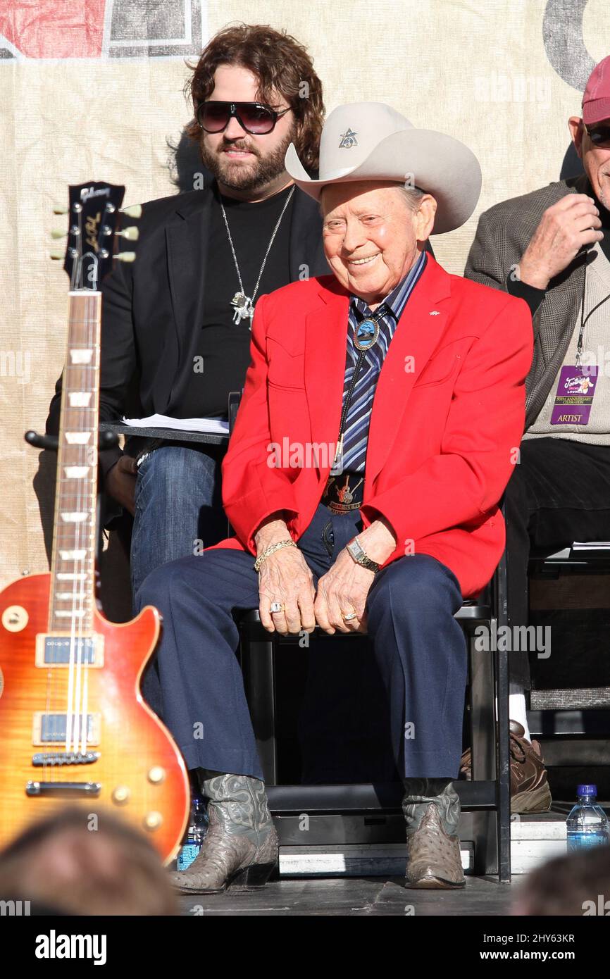 Randy Houser and Little Jimmy Dickens as Rascal Flatts, Little Jimmy ...