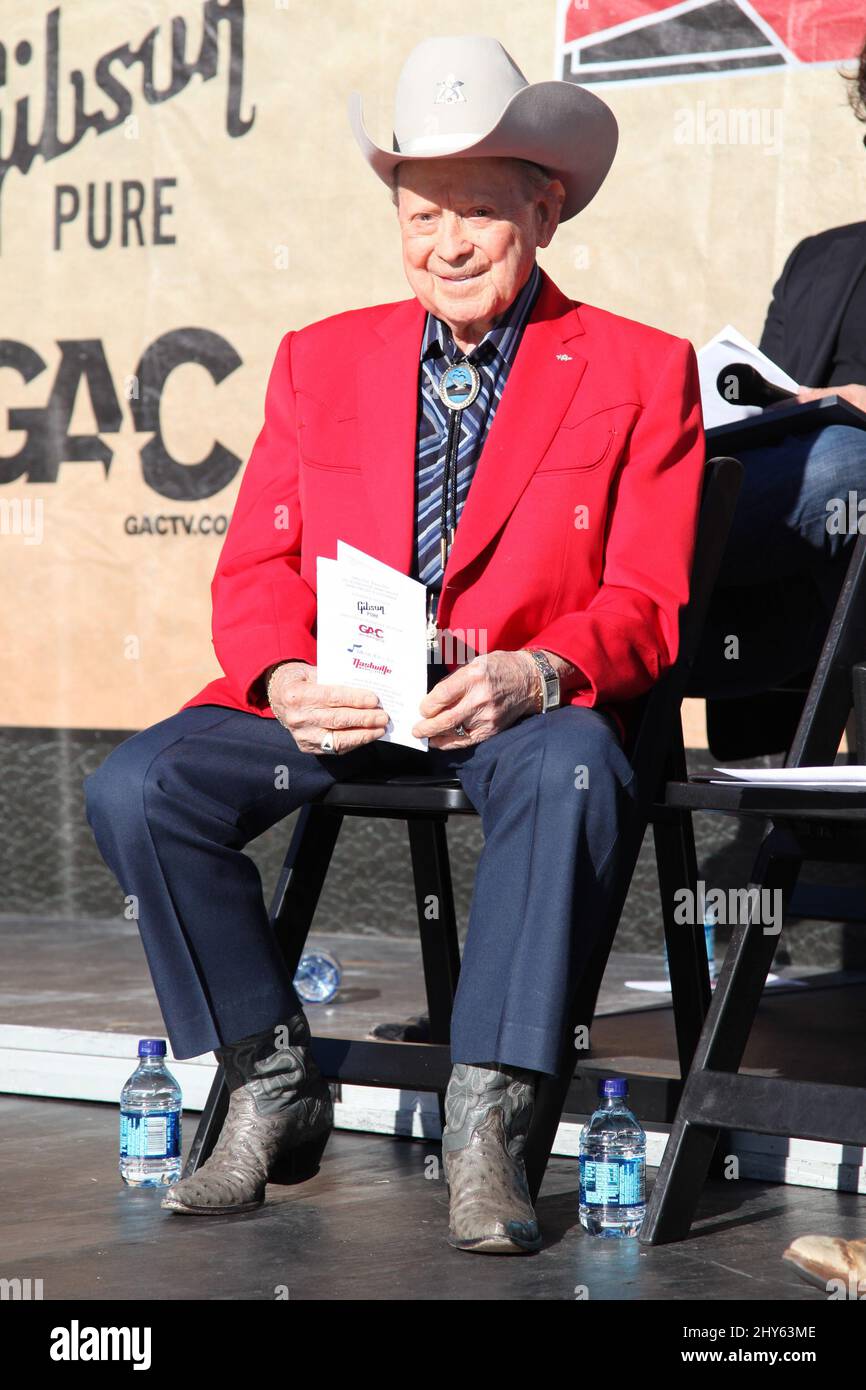 Randy Houser and Little Jimmy Dickens as Rascal Flatts, Little Jimmy ...