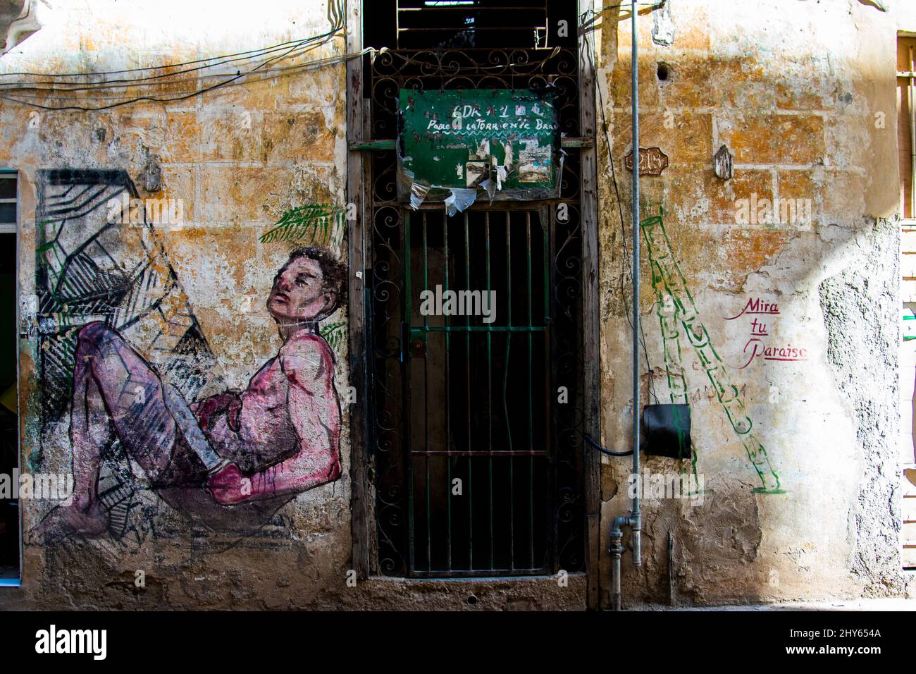 Mural on property in Havana, Cuba by artist Mira tu Paraiso Stock Photo ...