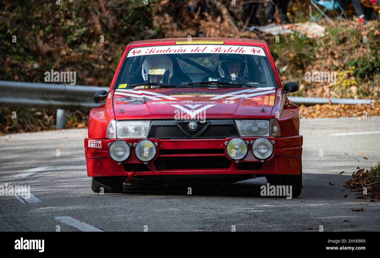 Vintage 69th edition of the Costa Brava rally Alfa Romeo 75 IMSA on a racing road Stock Photo ...
