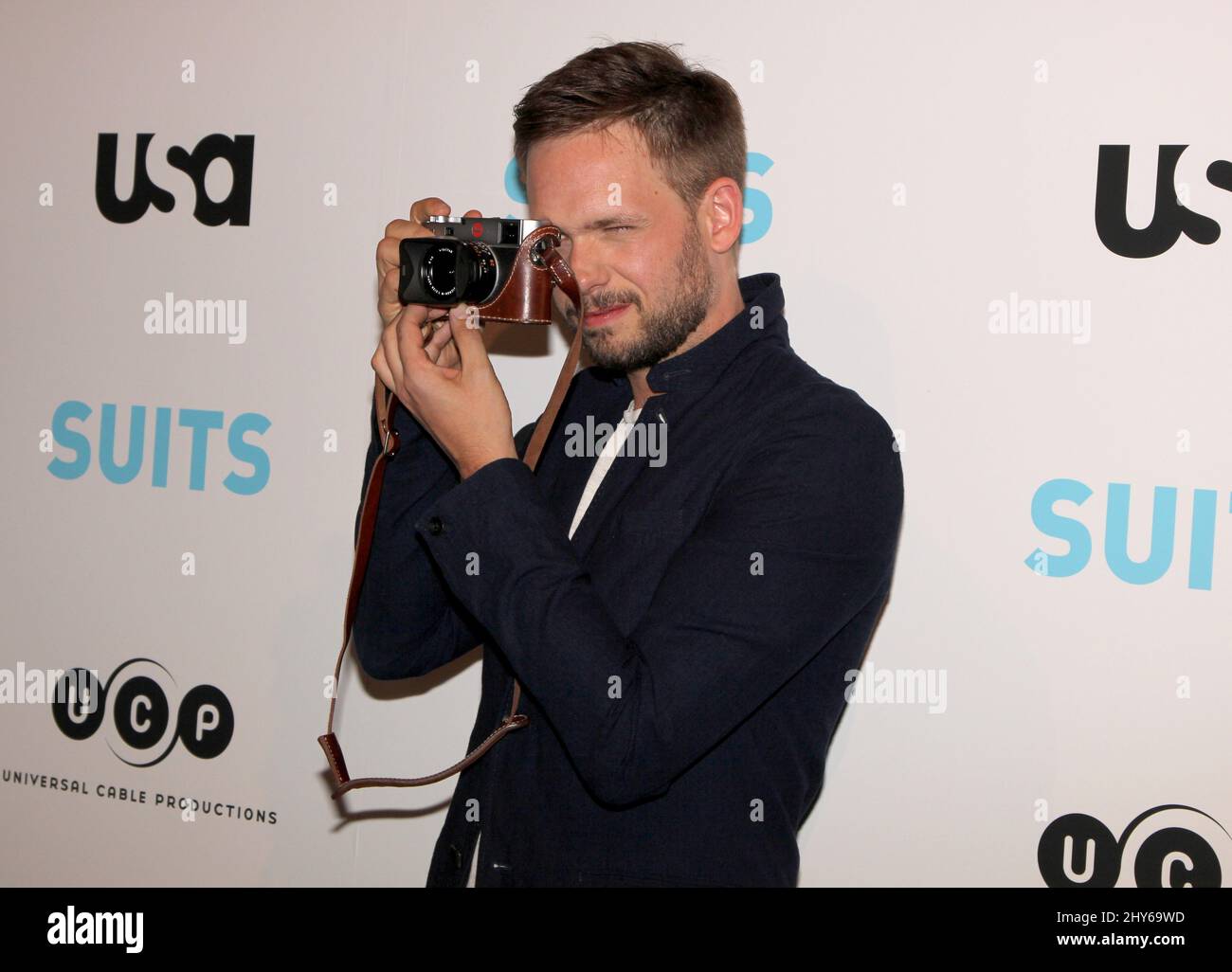 Bulto De Patrick J Adams Meghan Markle Se Echó A Reír Cuando Vio