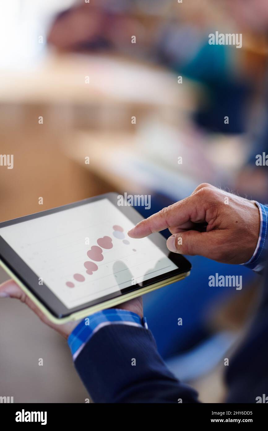 Calculating graph hi-res stock photography and images - Alamy