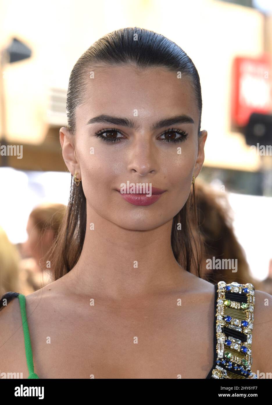 Emily Ratajkowski attends the 2015 MTV Movie Awards arrivals held at ...