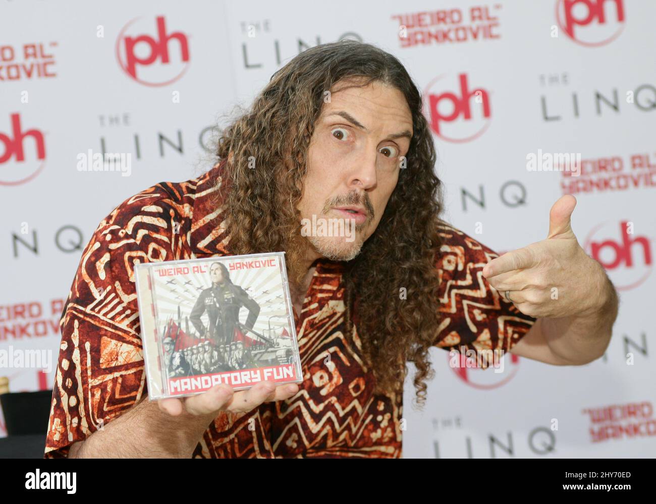 "Weird Al" Yankovic signing autographs at the LINQ promenade in Las ...