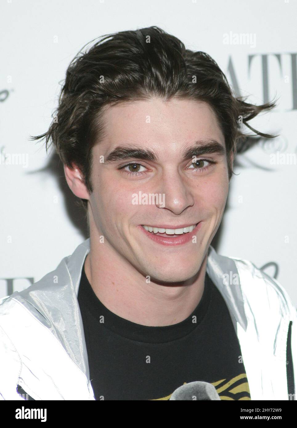 RJ Mitte Performs DJ Set at Official Wizard World After Party, Chateau ...