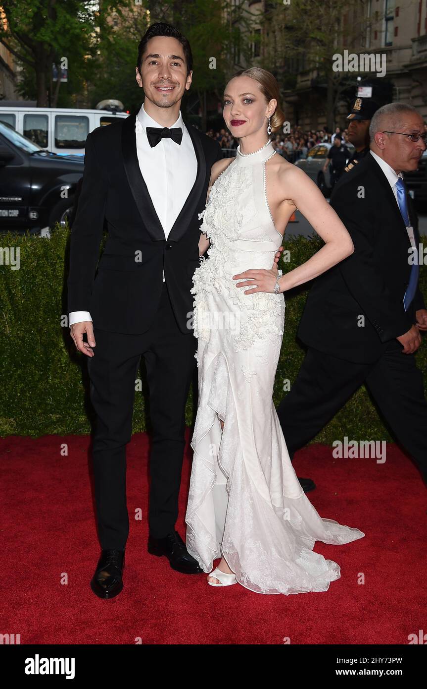 Justin Long & Amanda Seyfried attending The Metropolitan Museum of Art ...