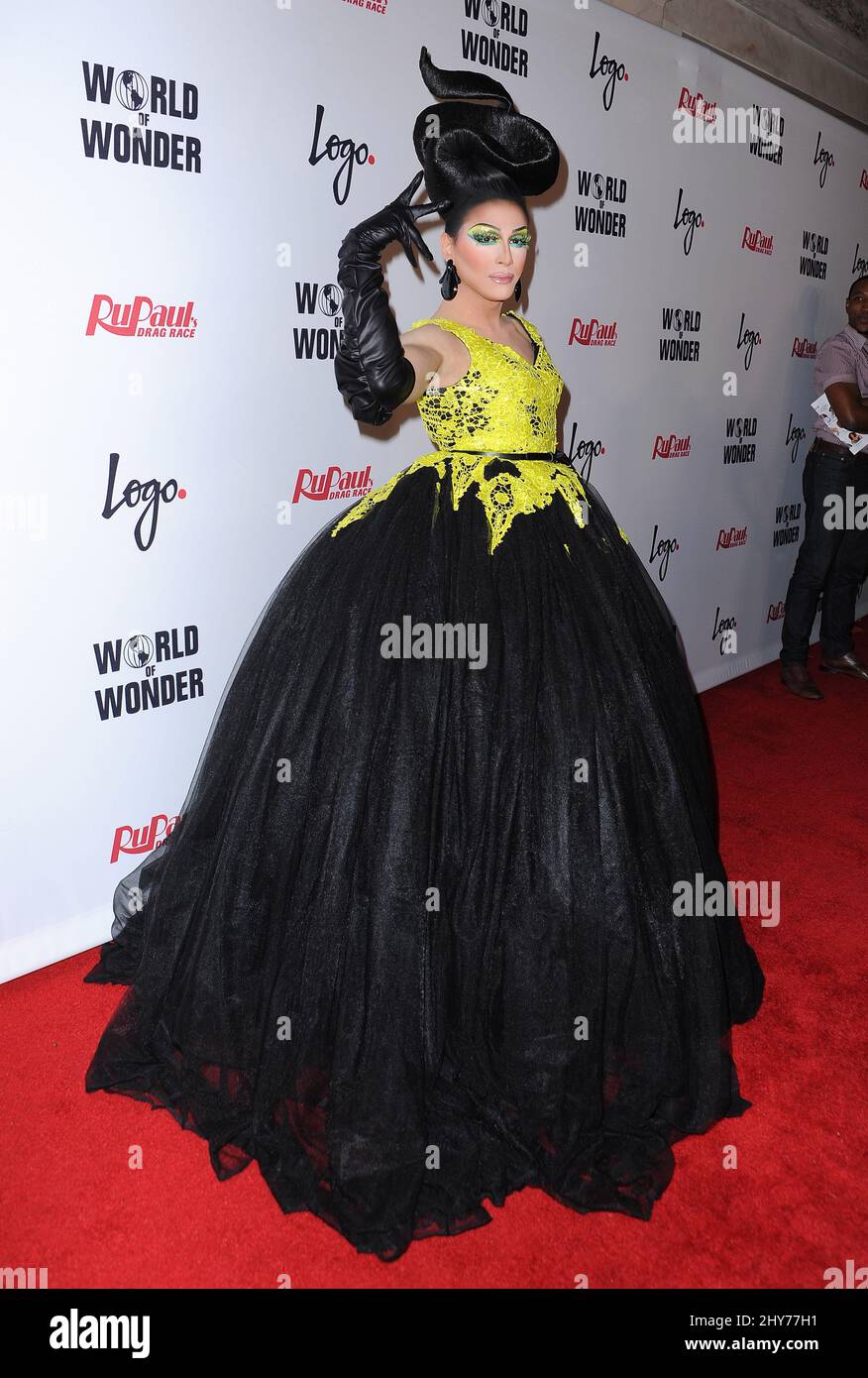 Kandy ho rupauls drag race season 7 finale hi-res stock photography and ...