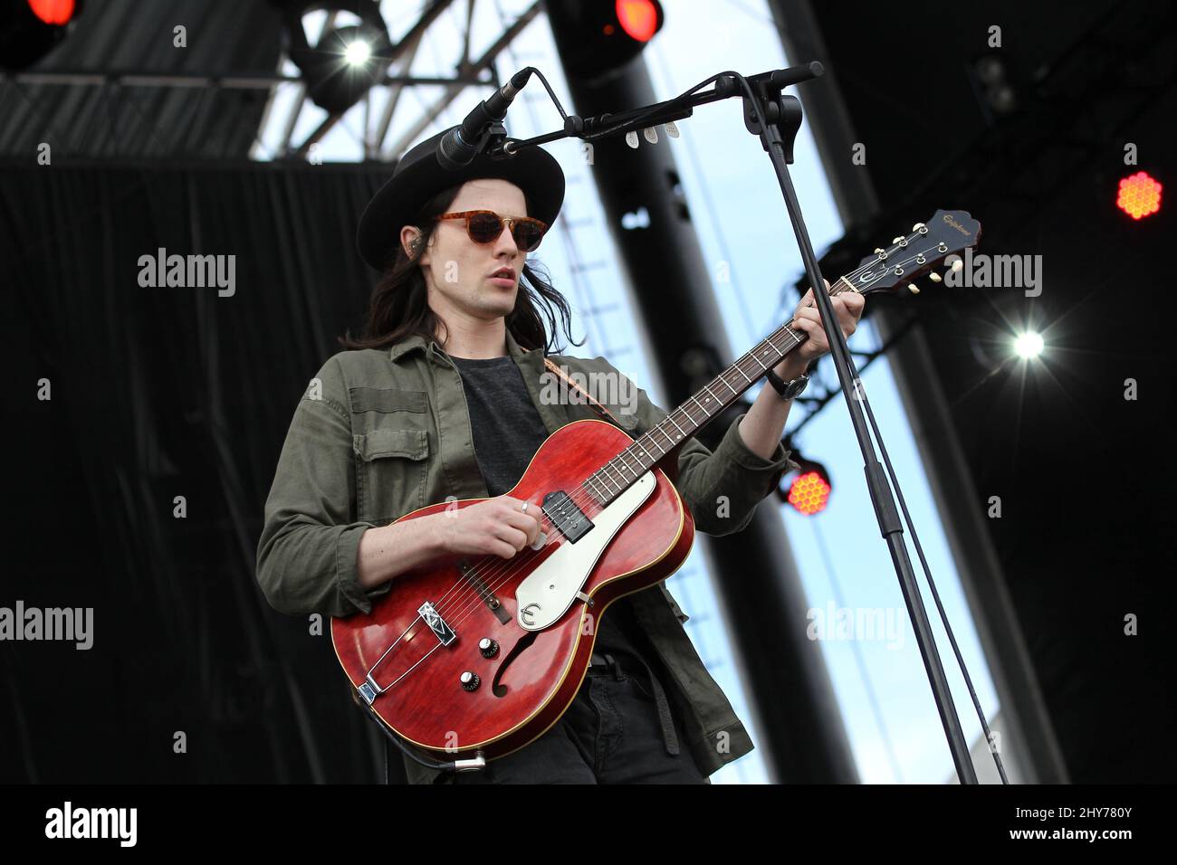 James bay gig hi-res stock photography and images - Alamy