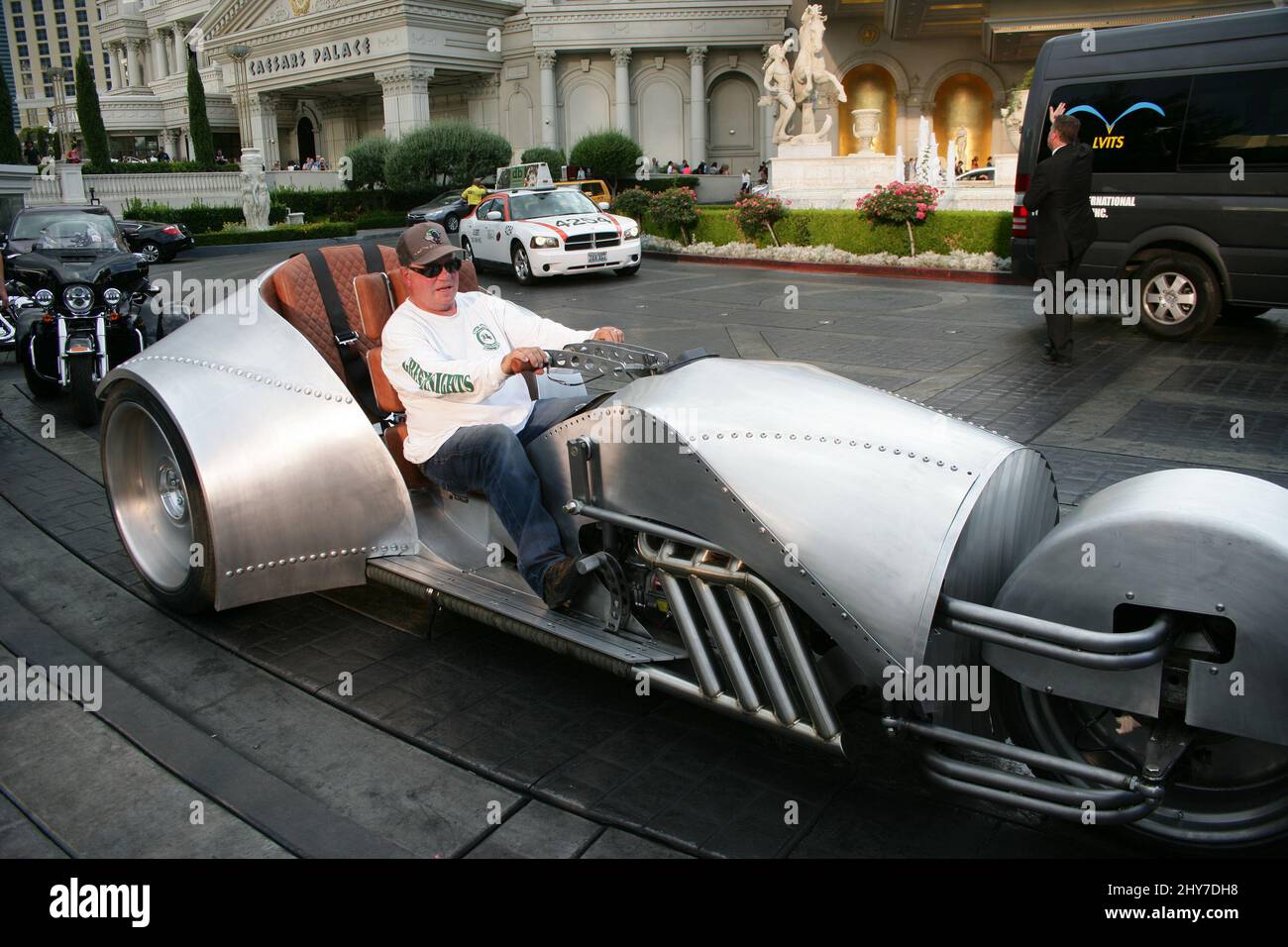 William Shatner Rides Rivet Motorcycle Cross-Country to Benefit The ...