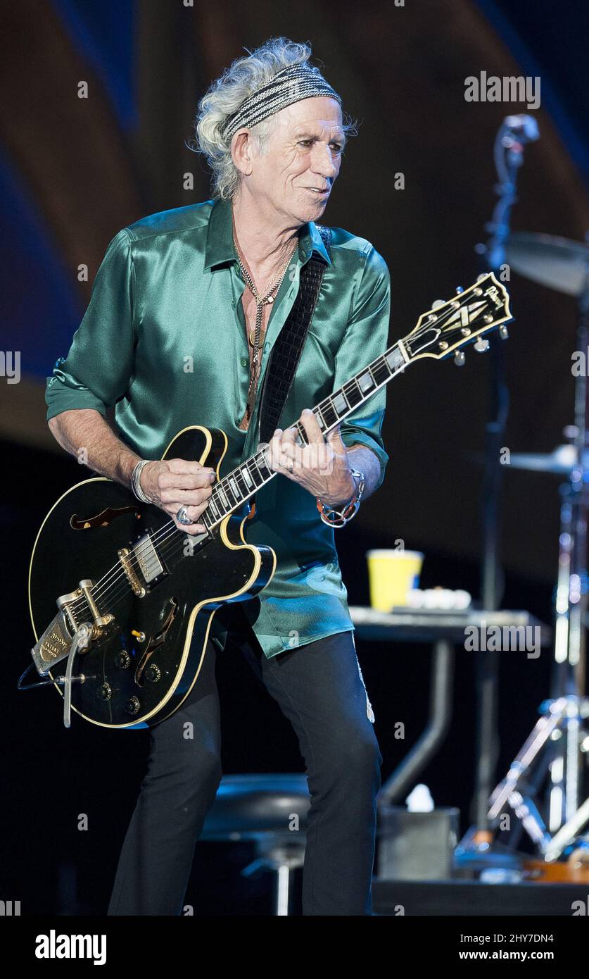 Keith richards the rolling stones hi-res stock photography and images ...