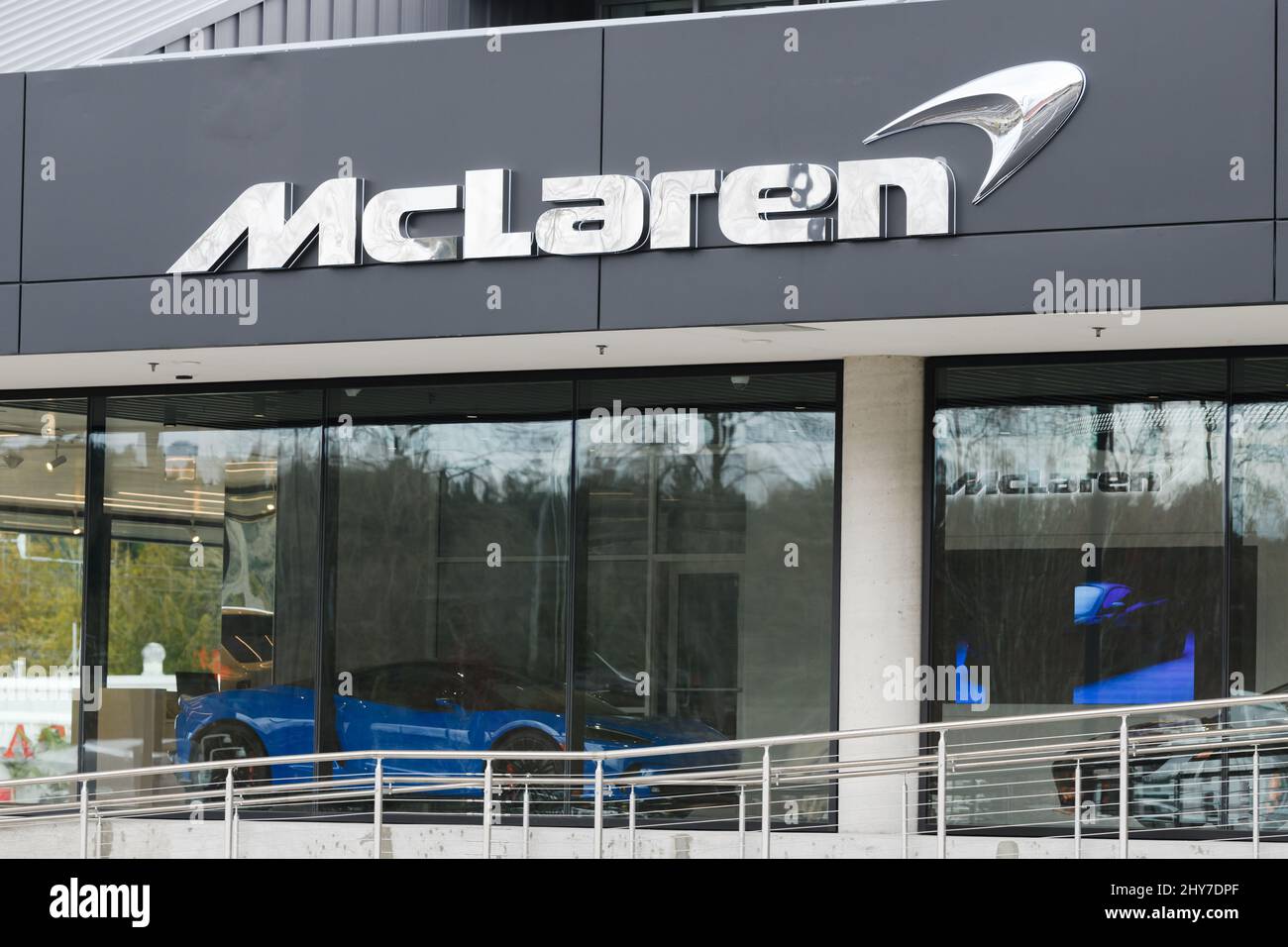 Mclaren logo hi-res stock photography and images - Alamy