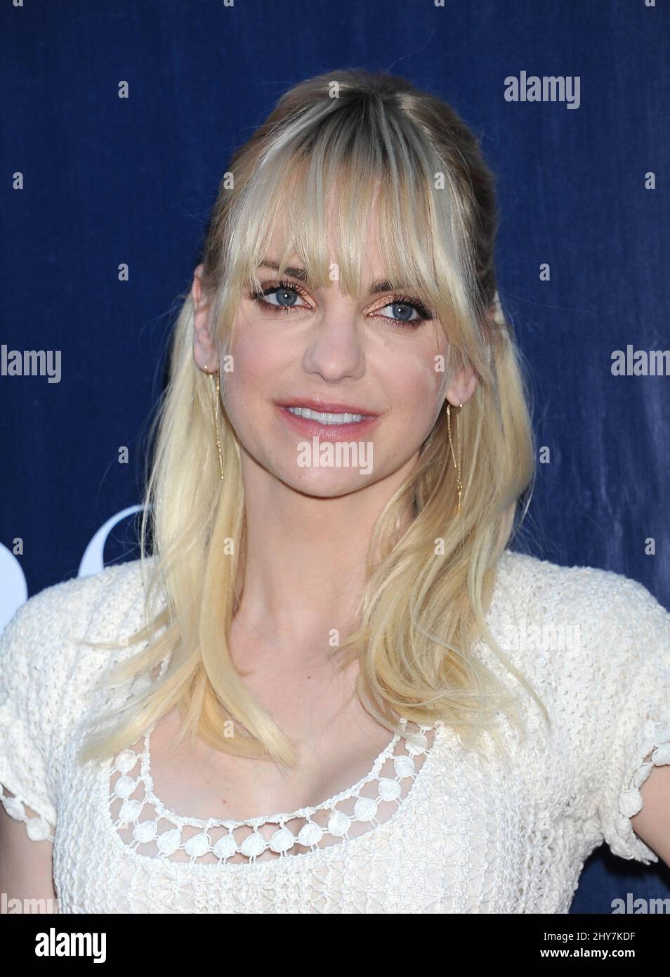 Anna Faris attending the CBS, The CW and Showtime Summer TCA press tour ...