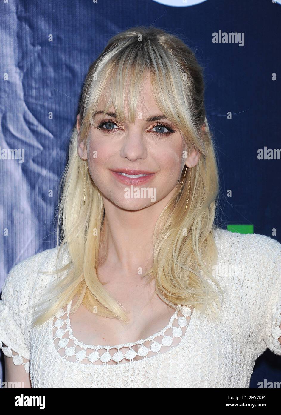 Anna Faris attending the CBS, The CW and Showtime Summer TCA press tour ...