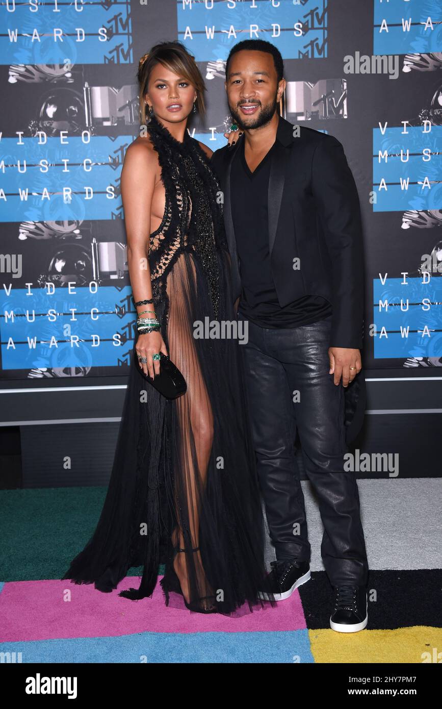 Chrissy Teigen & John Legend arriving on the red carpet at the MTV ...