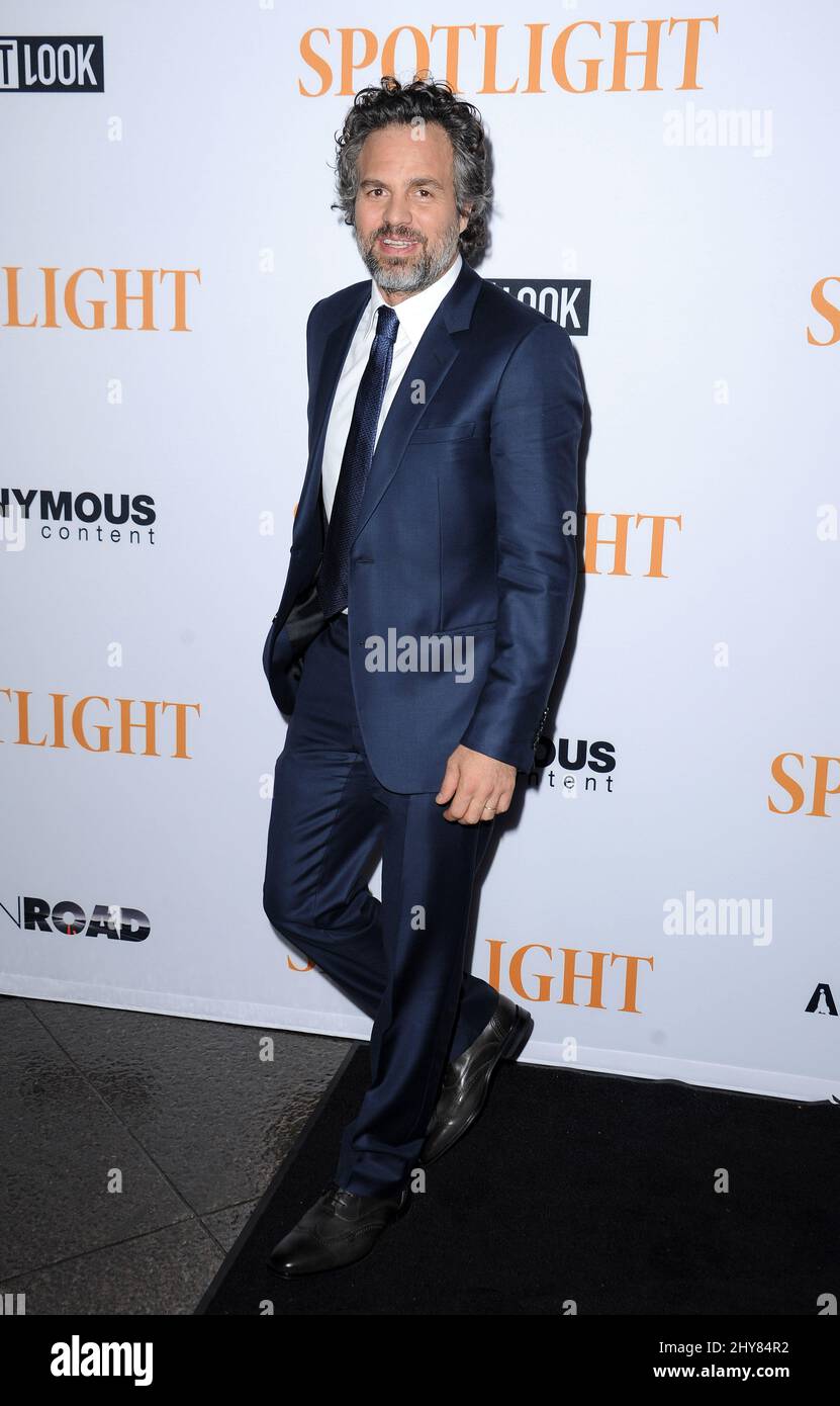Mark Ruffalo arriving for the Spotlight Spotlight premiere held at DGA ...
