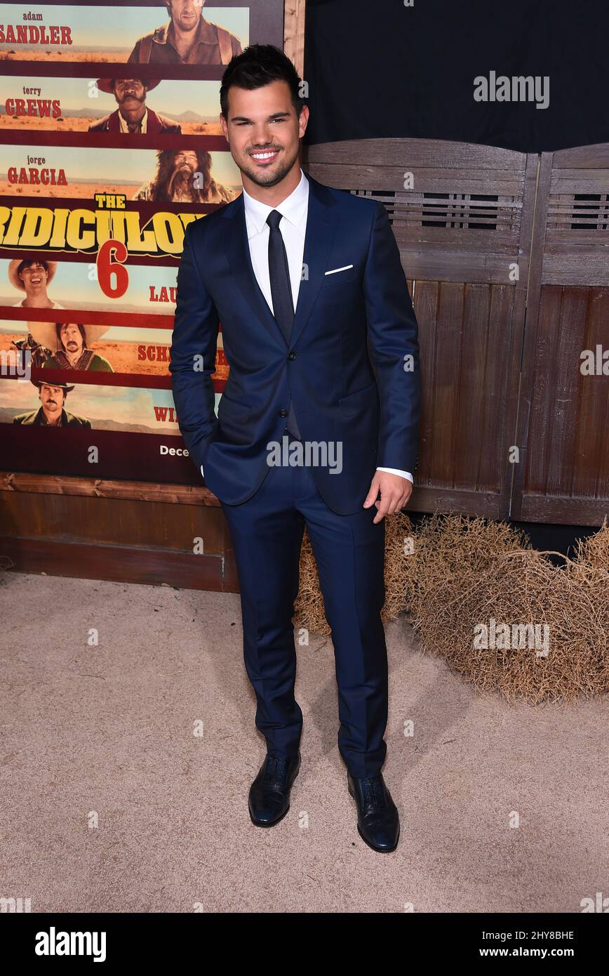 Amc universal citywalk stadium 19 hi-res stock photography and images ...