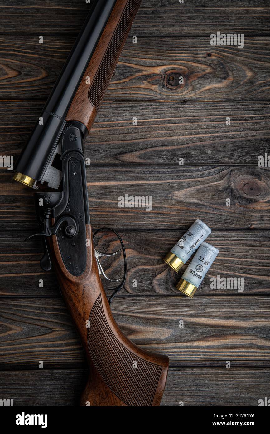 A double barrelled rifle hi-res stock photography and images - Alamy