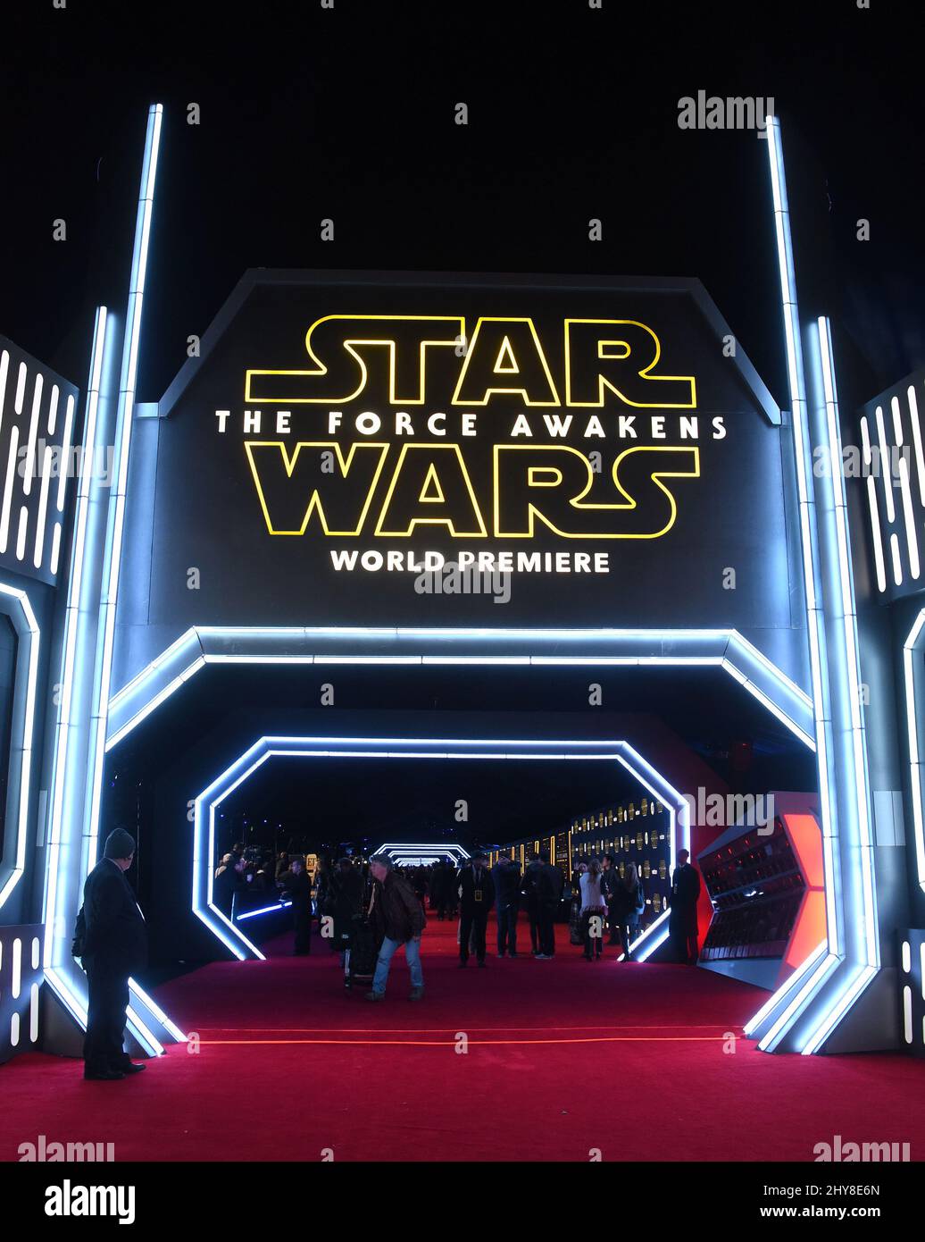 Star Wars' Premiere Entrance 'Star Wars: The Force Awakens' World ...