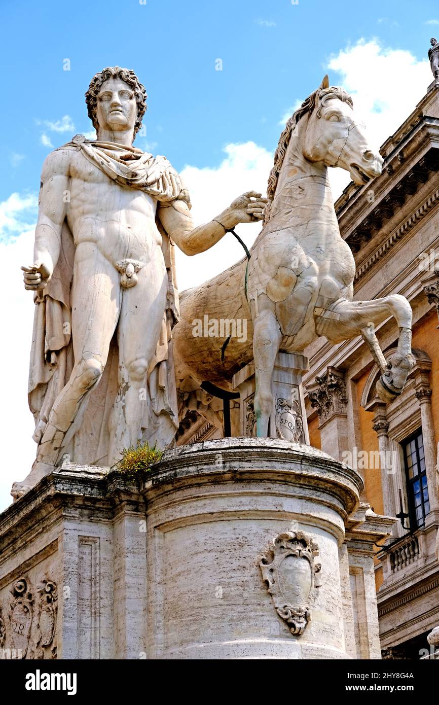 Statue dioscuri hi-res stock photography and images - Alamy