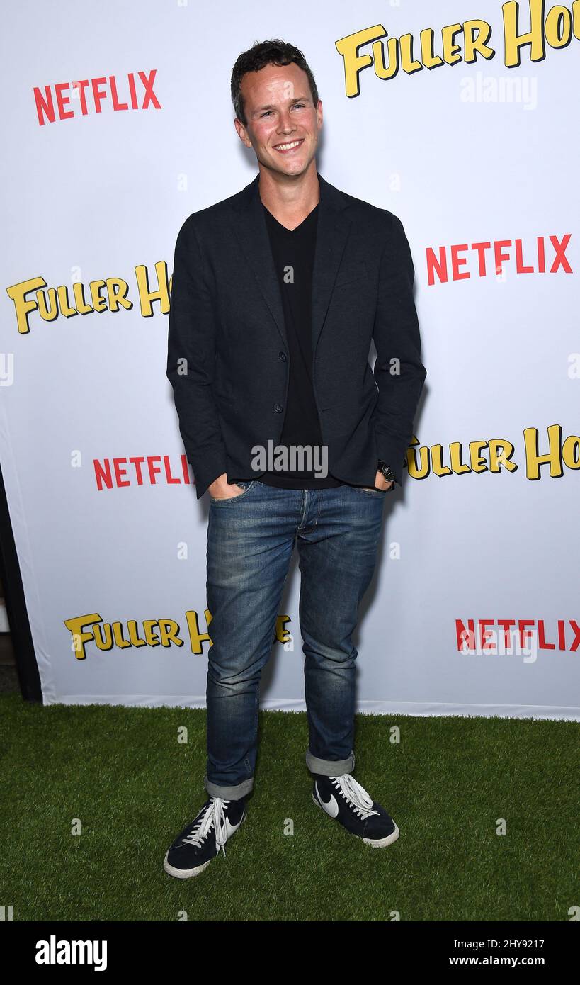 Scott Weinger attending the Nextflix 'The Fuller House' premiere held ...