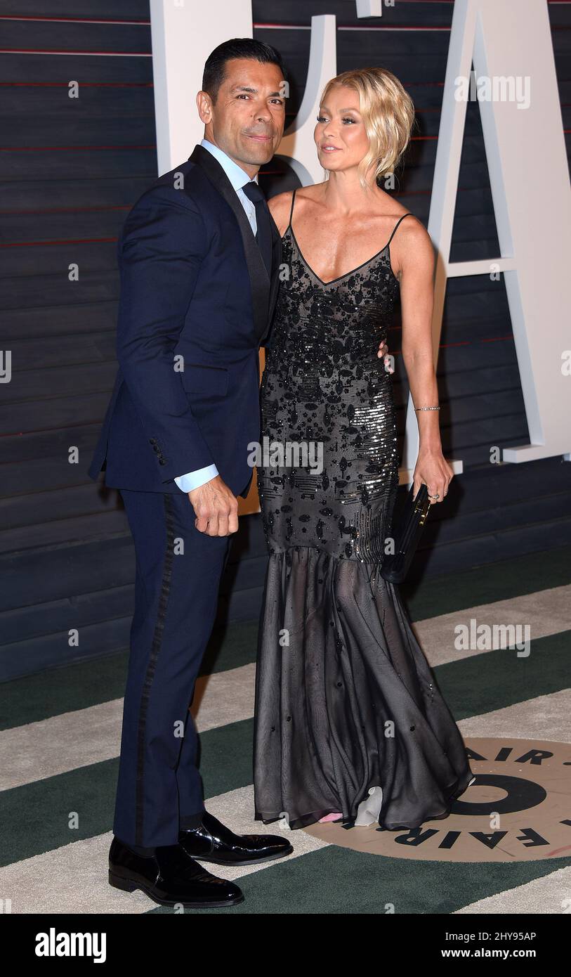 Kelly Ripa and Mark Consuelos attending the 2016 Vanity Fair Oscar ...