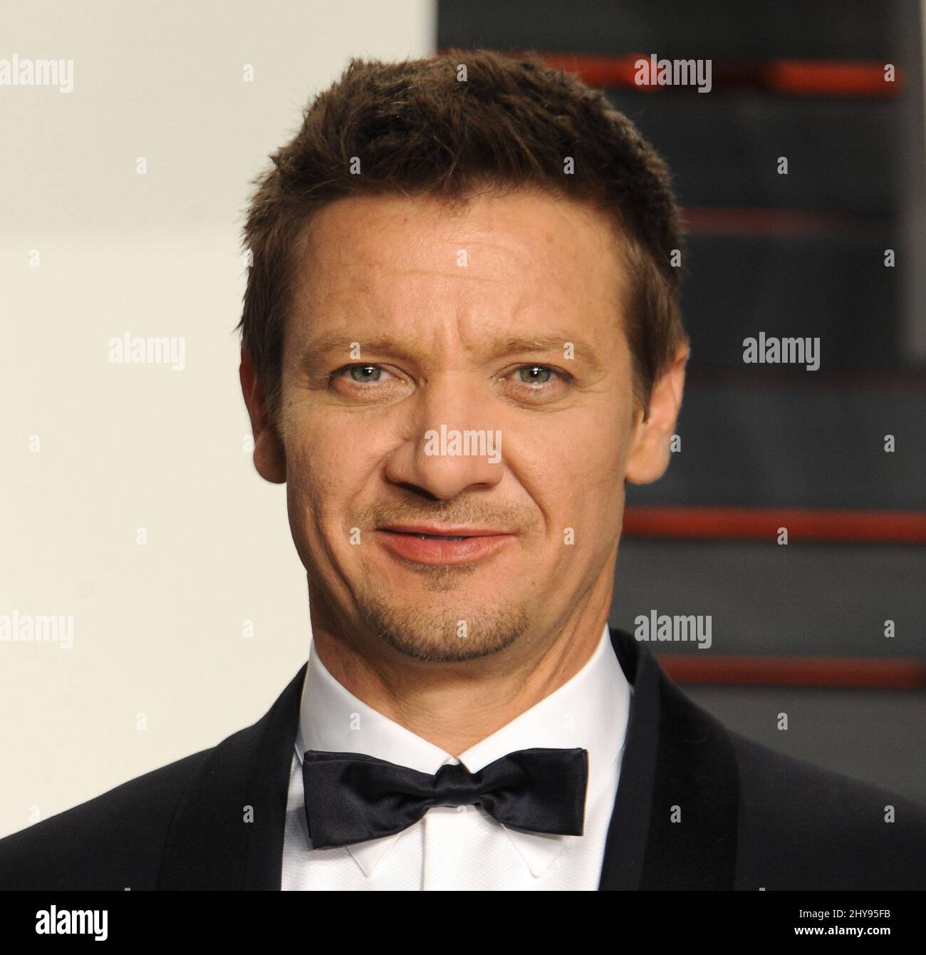 Jeremy Renner arrives at the Vanity Fair Oscar Party in Beverly Hills ...